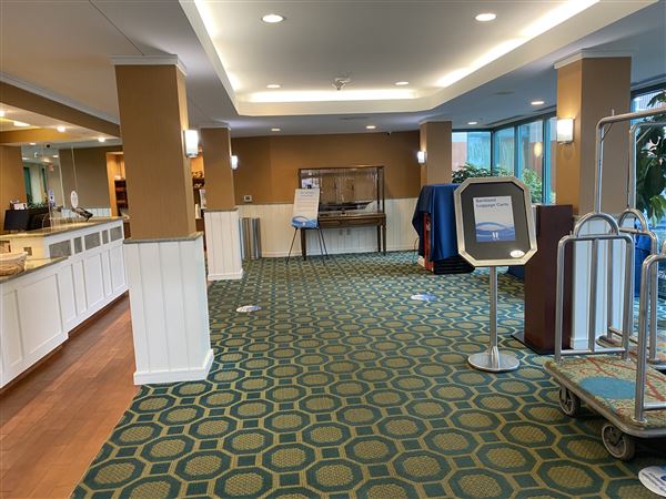 Locations Hub - Holiday Inn & Suites