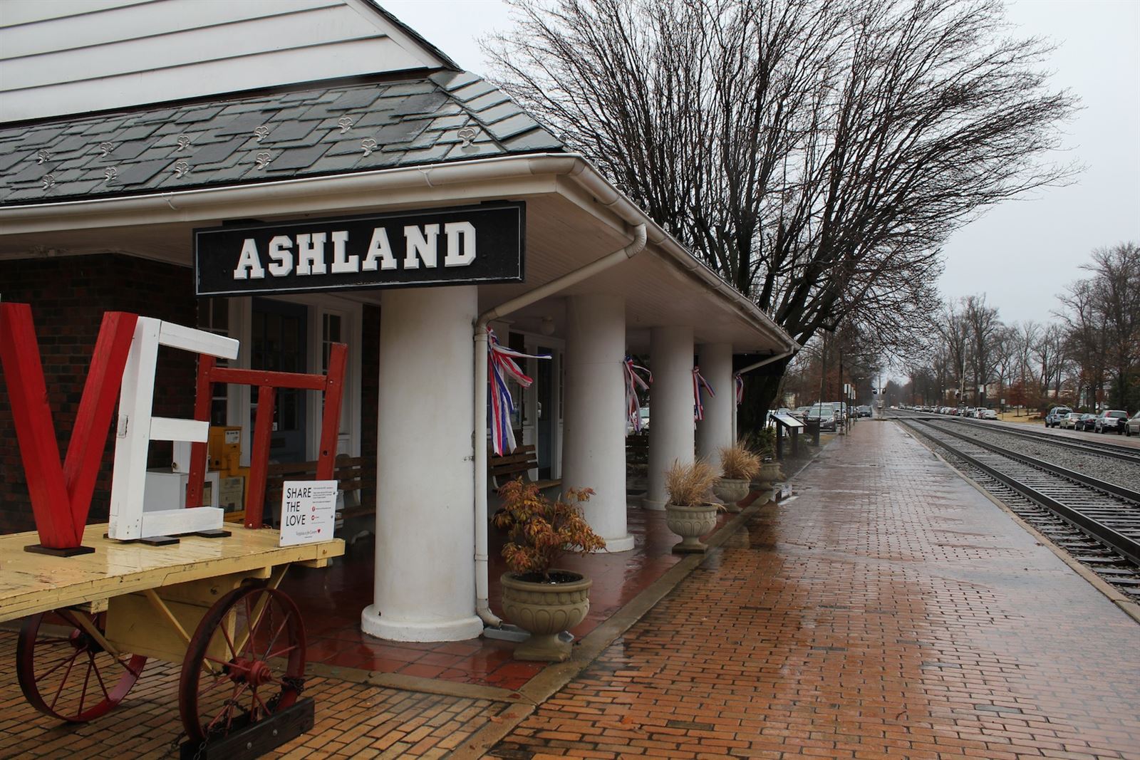 Locations Hub - Ashland Train Station
