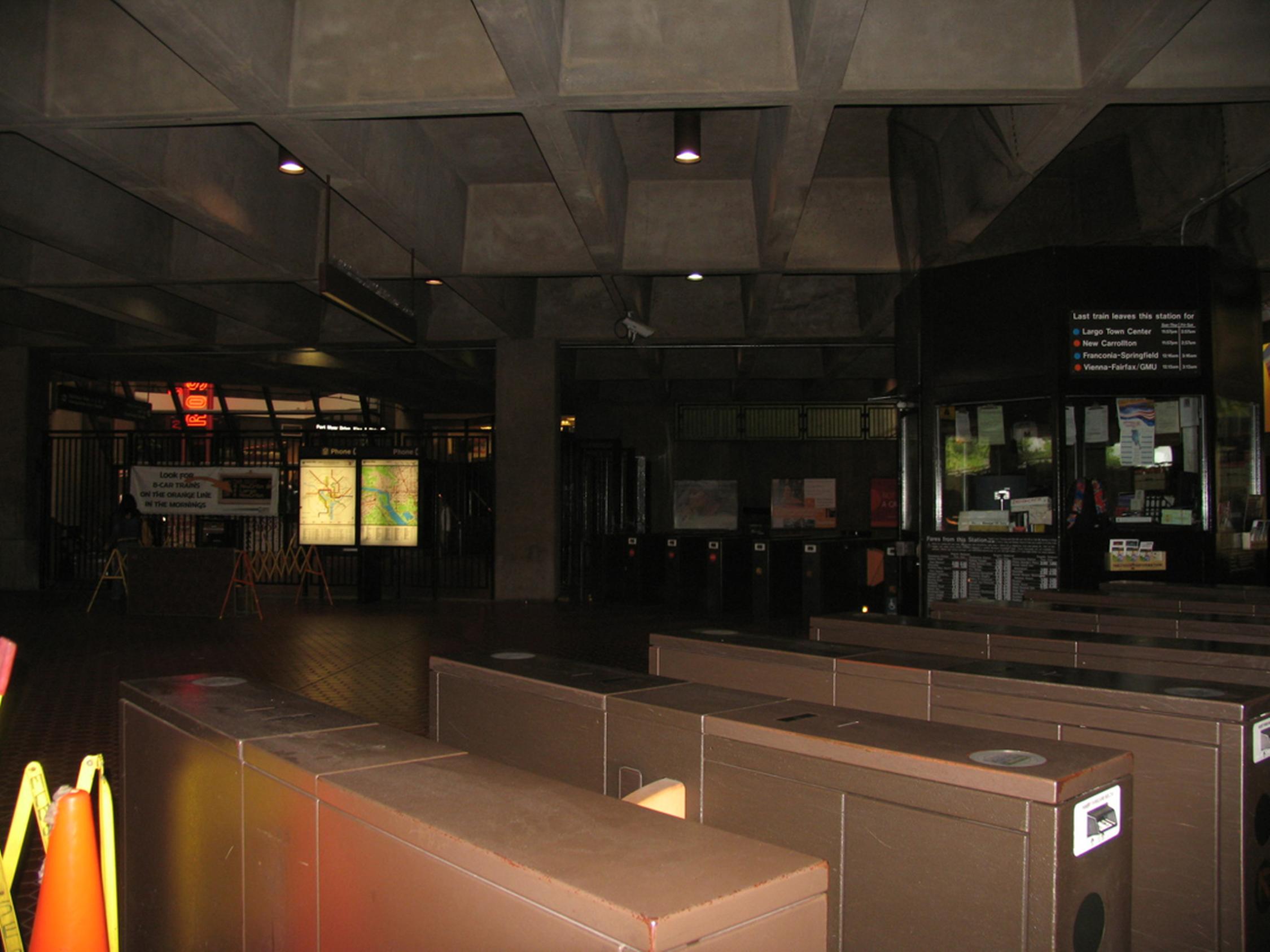 Locations Hub - Rosslyn Metro